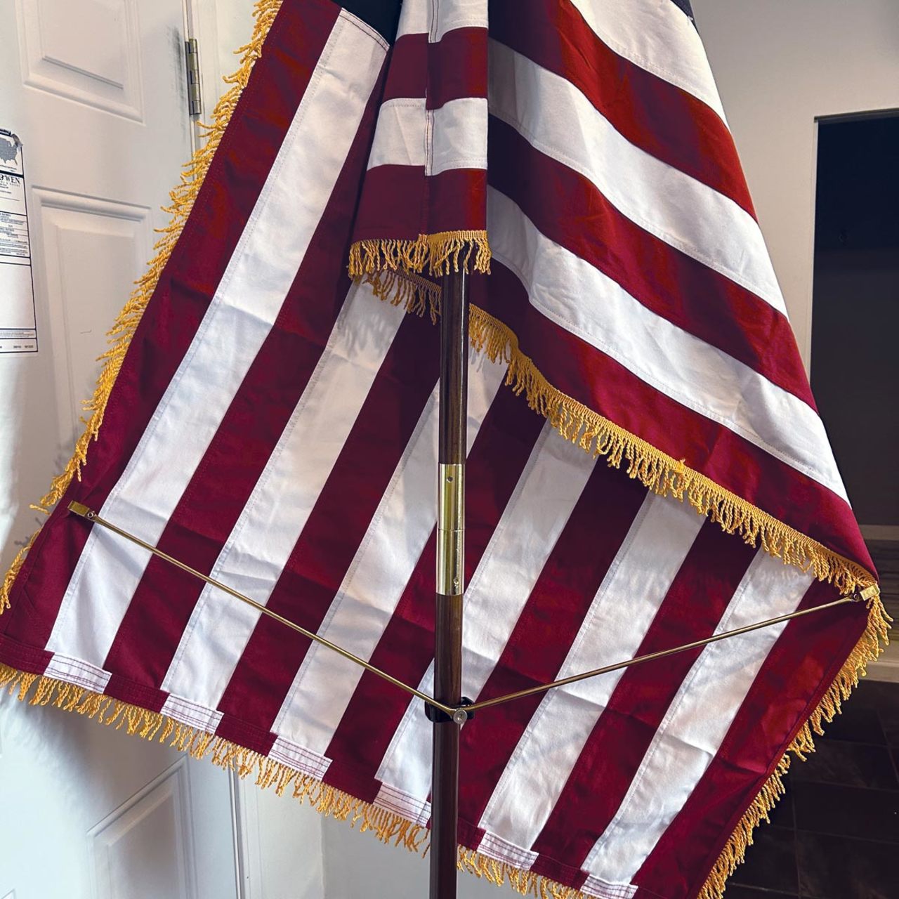 Super Tough Flag Spreader for Indoor Flag – United States Flag Store
